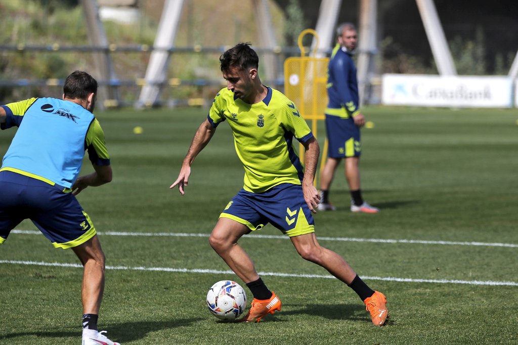 Óscar Clemente regresa a los entrenamientos