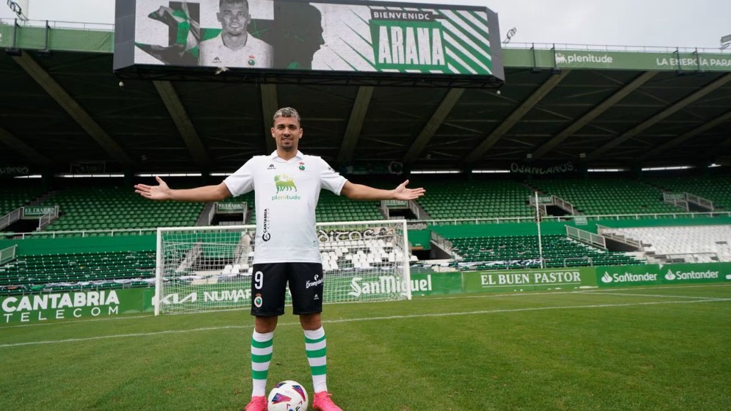 El canario Juan Carlos Arana refuerza la delantera del Racing